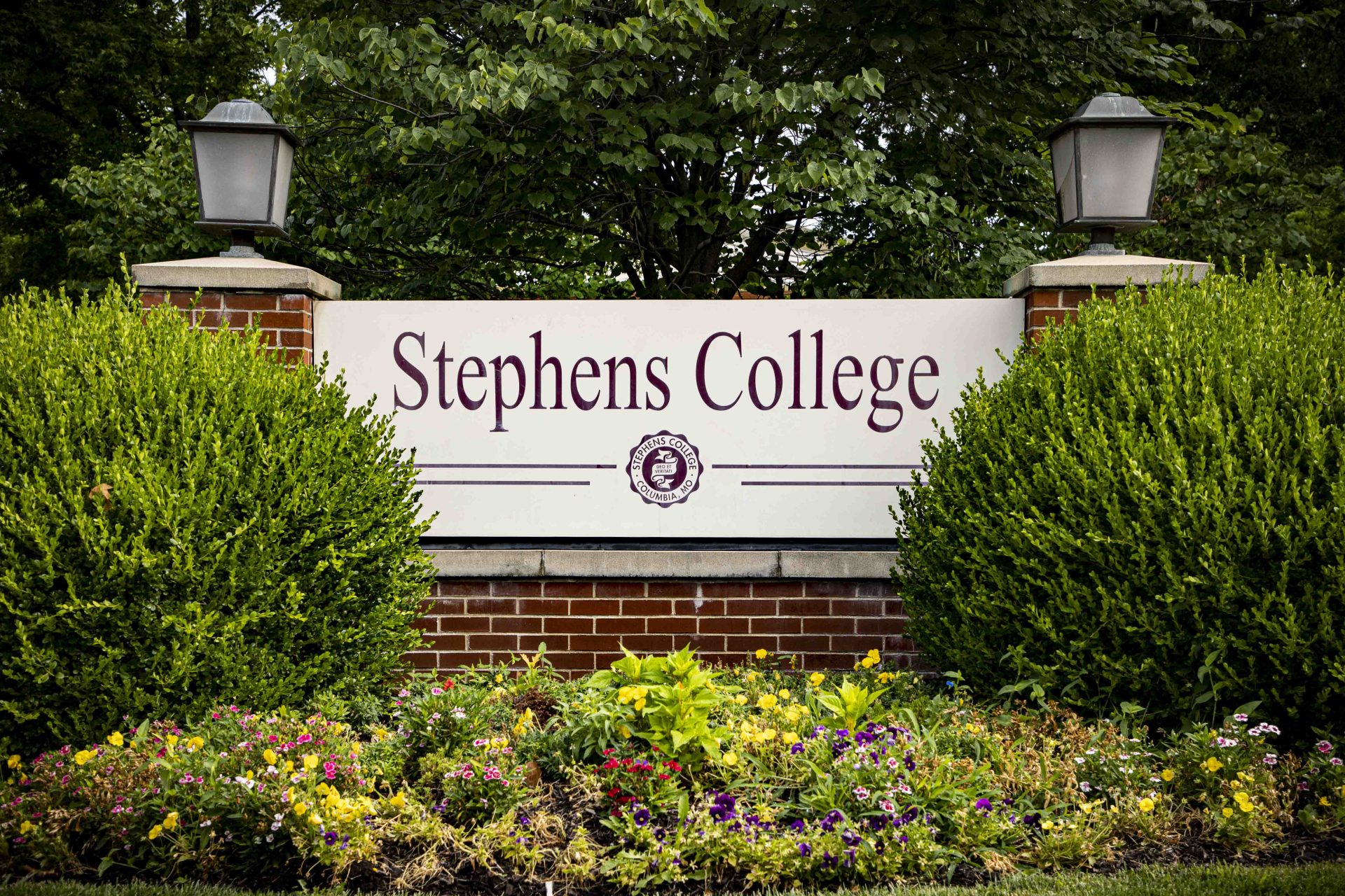 (LISTEN): Retiring Stephens College president Lynch will miss Columbia ...